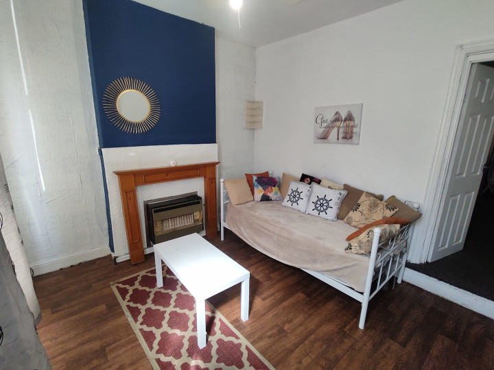 Ref H14
Whole House Near City Centre
Free Car Park - Nottingham
