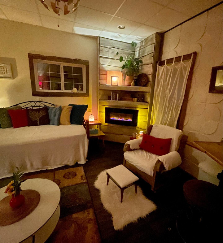 The Triple C Air Bnb -Cozy Country Comfort Suite - Canada