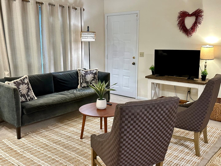 Comfy, Cozy, Centrally Located Abode - Charleston, SC