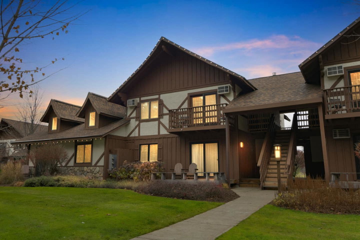 Crystal Mountain: Golf By Day, Relax By The Fire By Night  Autumn Bliss! - Thompsonville, MI