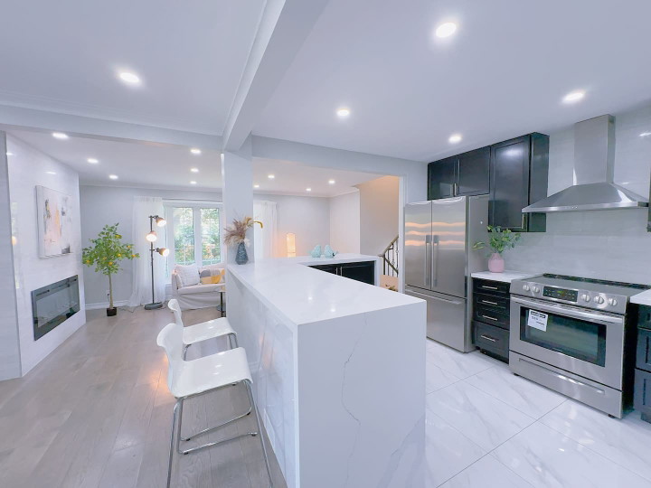 Brilliant Modded 6br For 12 Guests With 2 Kitchen - Markham