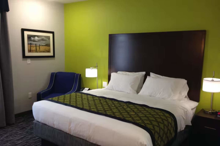 Hawthorn San Angelo | King Suite | Airport Nearby - San Angelo, TX