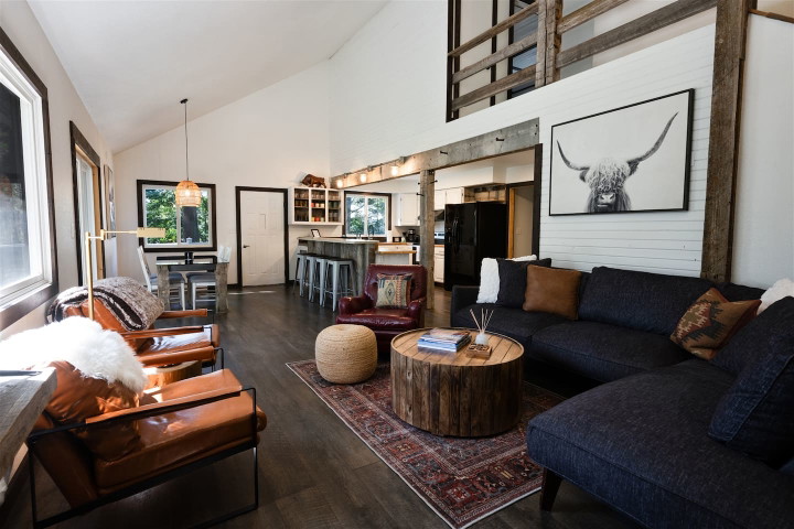 Glacier Montana Retreat With Hot Tub! - 哥倫比亞瀑布
