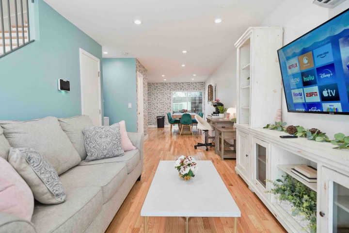 Pet Friendly Condo-style 200mbswifi W/d - Irvine, CA