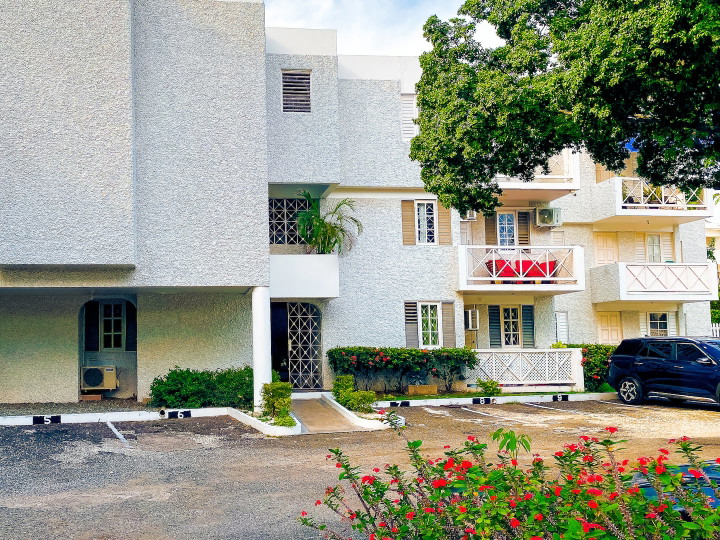 Gated 2br | A/c & Wi-fi | Starting At $100 Nightly - Kingston