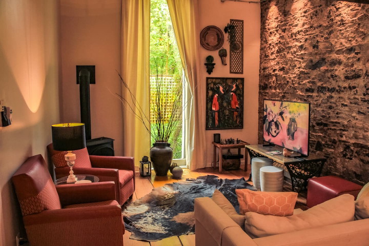 Downtown Coachhouse |Queens University|lakeontario - Kingston
