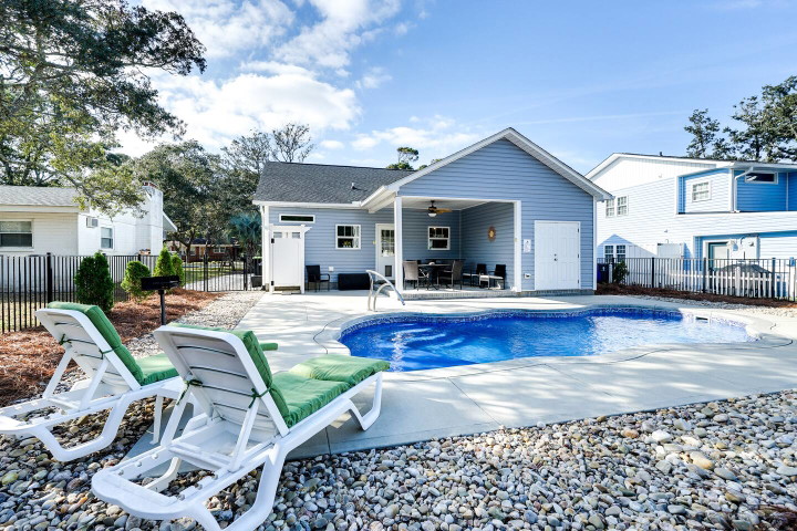 Serene Oak Island Home W/ Private Saltwater Pool! - Oak Island, NC