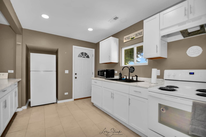 Retro 2br Apartment Near Navy Base And Casino - Waukegan, IL
