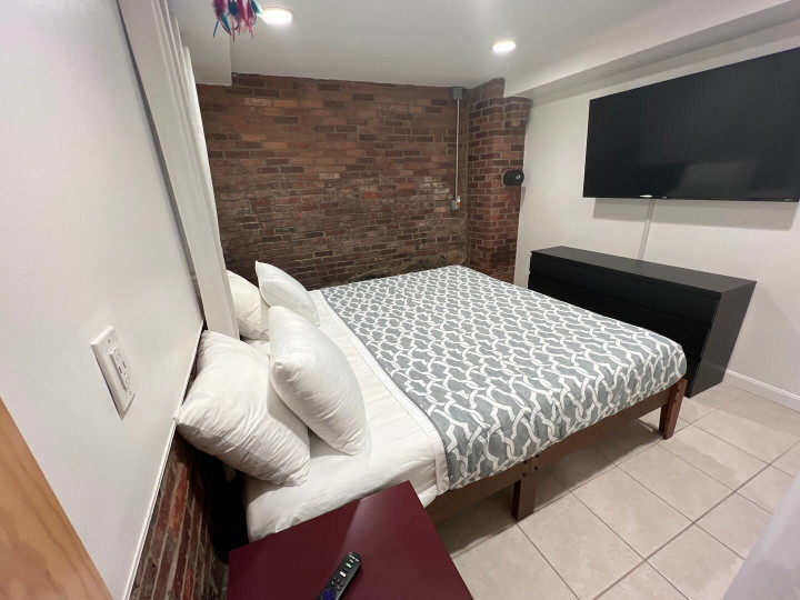 Lovely 2 Bedroom Condo Near Beach, Salem, Boston. - Lynn