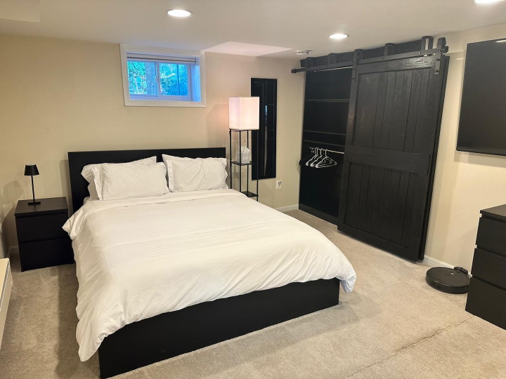 Private Hotel-style Basement Studio - Falls Church, VA
