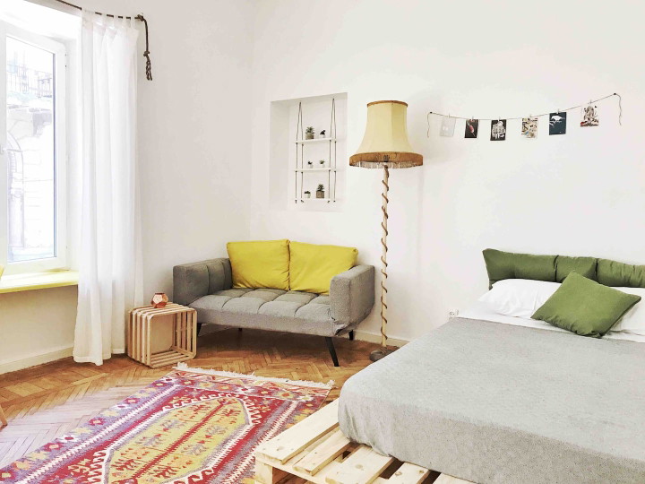 Appartement Ensoleillé En Plein Centre-ville - Tbilissi
