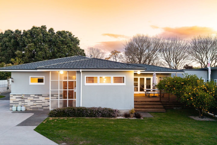 Spacious Taradale Home - 3 Bed + Office - ネーピア