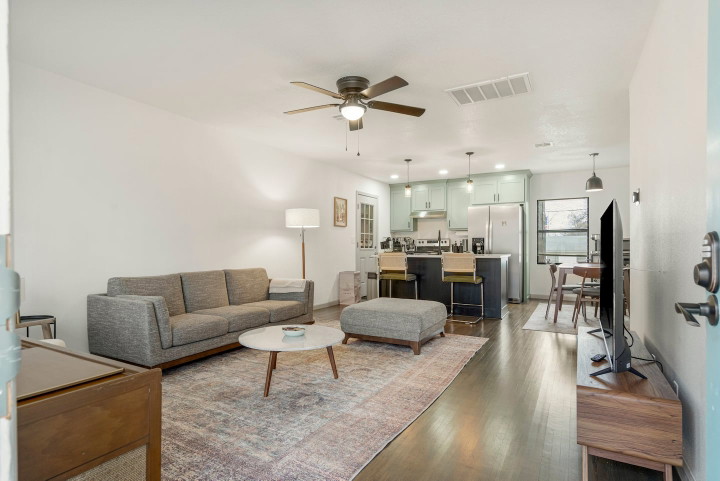 Stylish Home Near Expo Square W/ Backyard - Tulsa