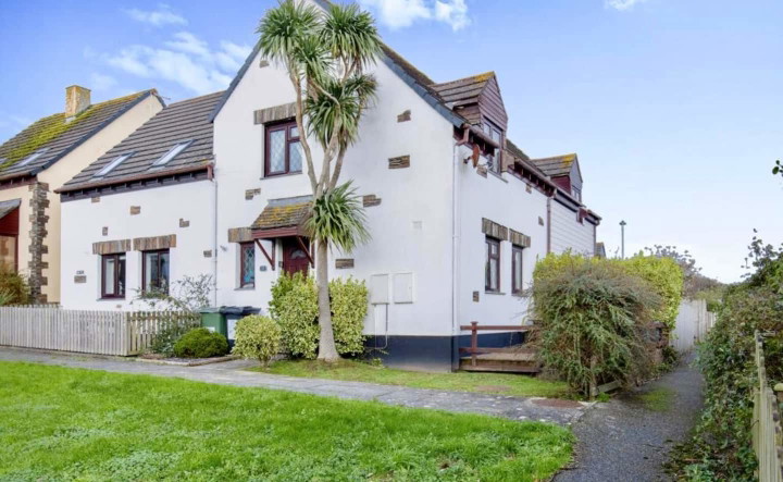 Perfect Location With Free Parking In Padstow - Polzeath Beach