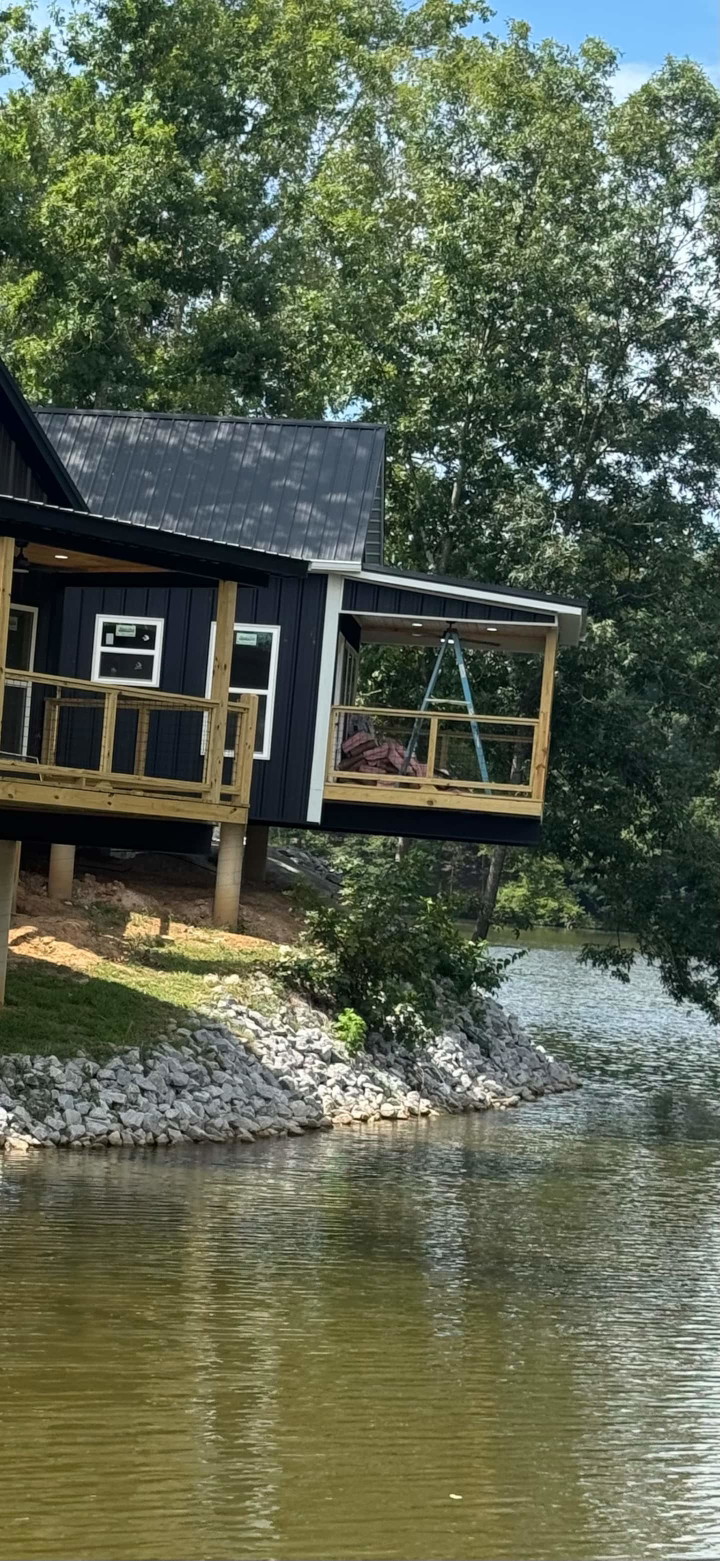 6 Person Cabin Over The River Blue - Alabama