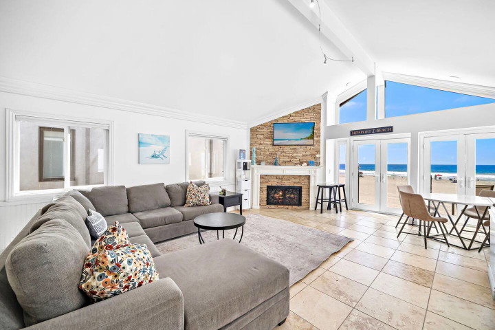 Coveted Oceanfront Location! | Single-family Home - Newport Beach, CA