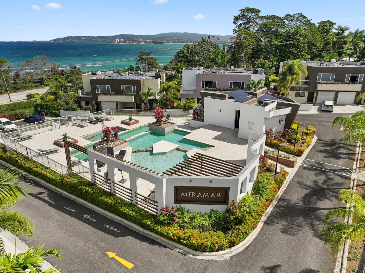 Tropical Retreat Villas Miramar - Montego Bay