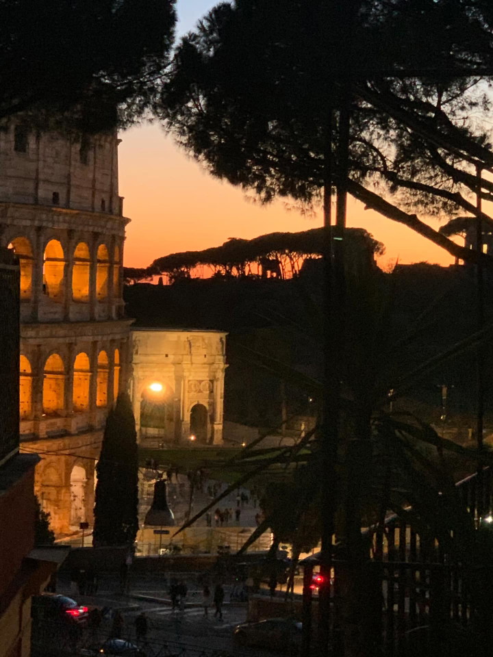 Colosseum View - Monti