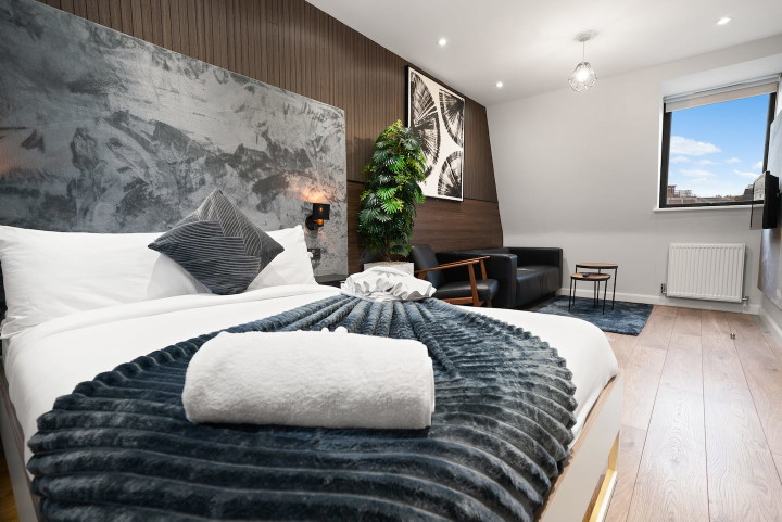 Stylish Duplex With 2 Ensuite Double Bedrooms - London