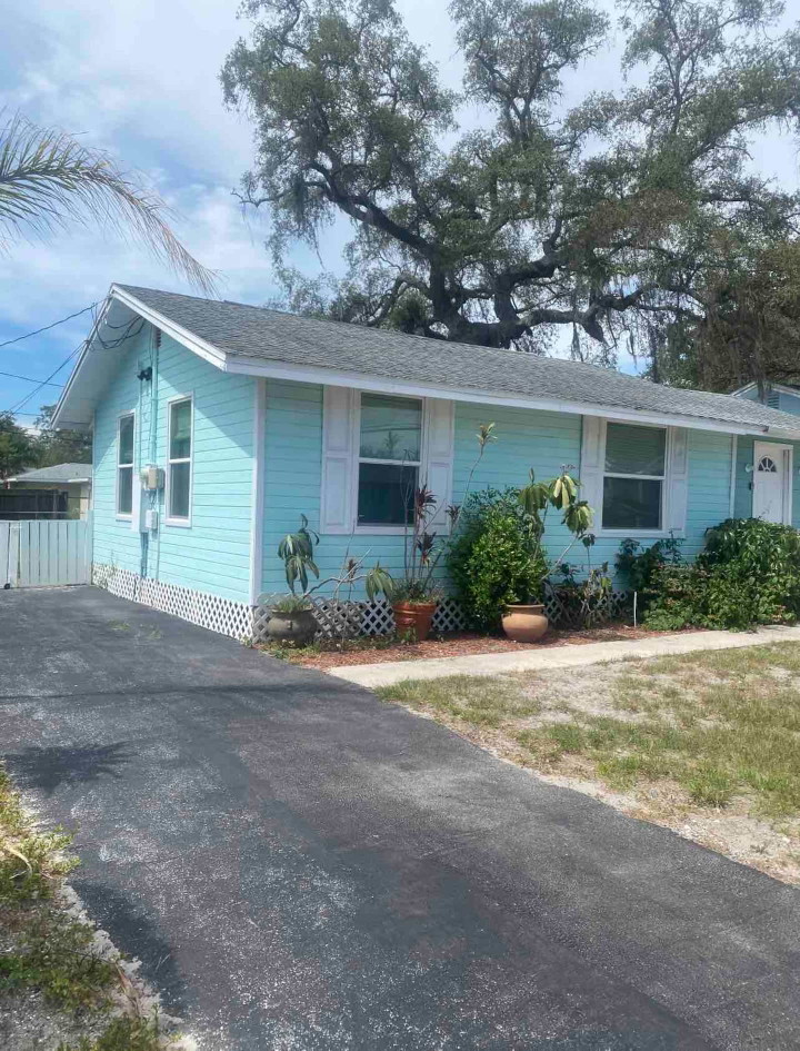 Cozy And Cheerful 2 Bedroom Home Close To Beaches - Clearwater, FL