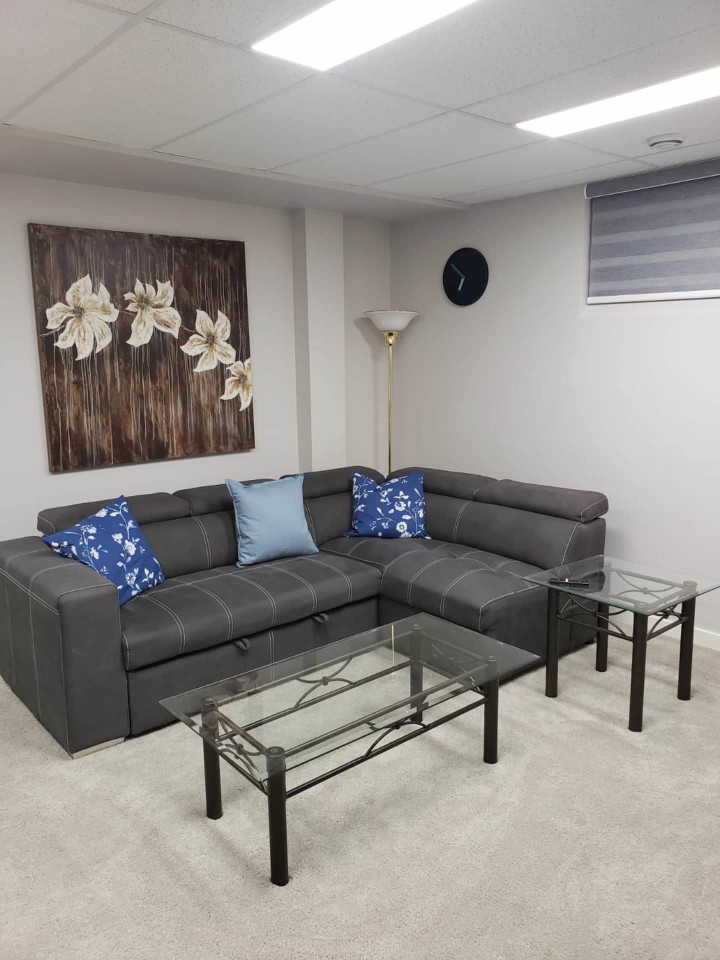 Cozy 2 Bedroom Basement - ウィニペグ