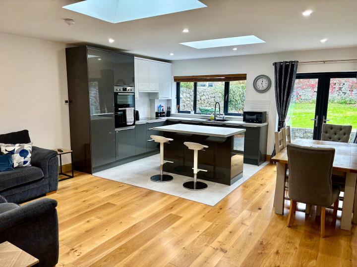 Newly Renovated 3 Bedroom Town House In Athlone - Athlone