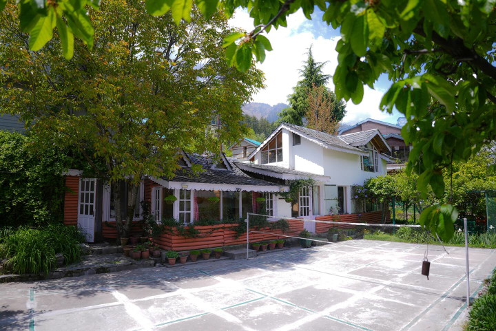 Loghuts Nalagarh House -
