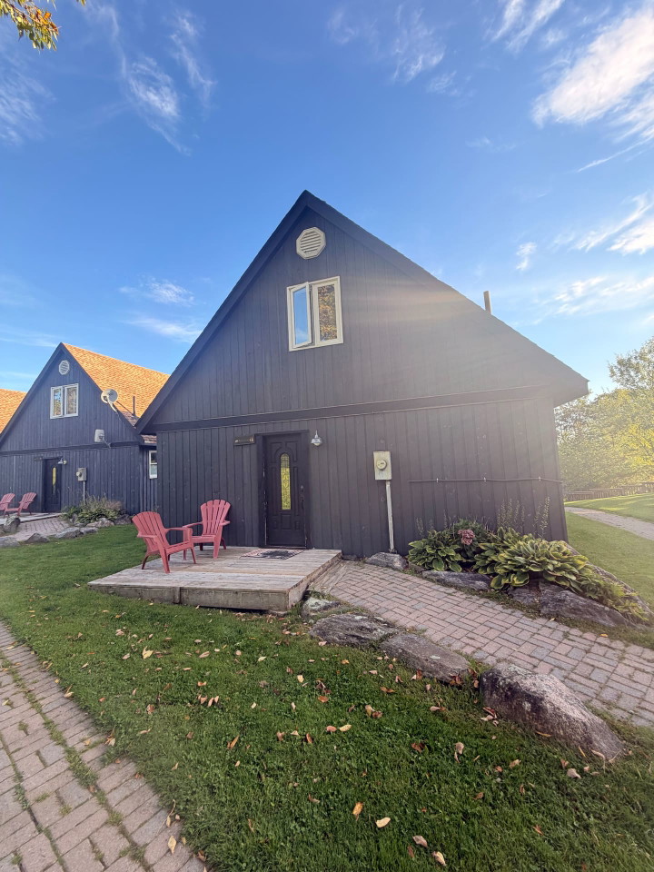 Moose Chalet |Muskoka Waterfront| Hot Tub + Sauna - Gravenhurst