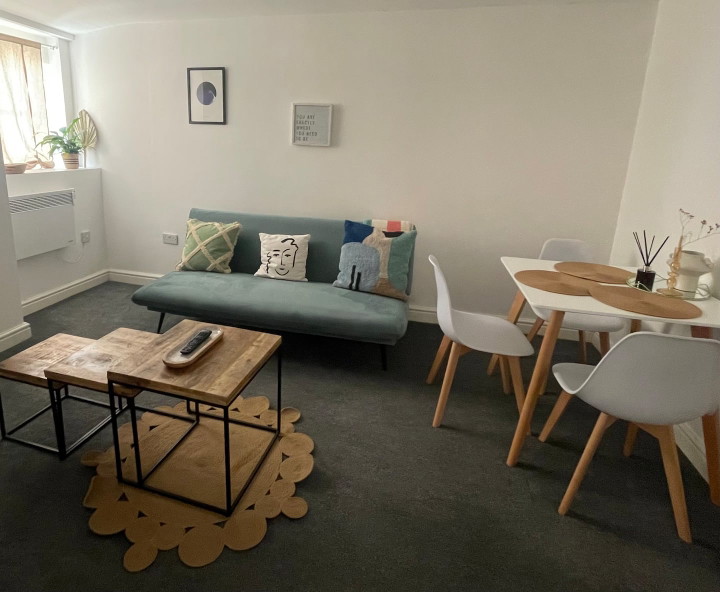 Contractors Accommodation, With Outdoor Space - Gloucester, UK