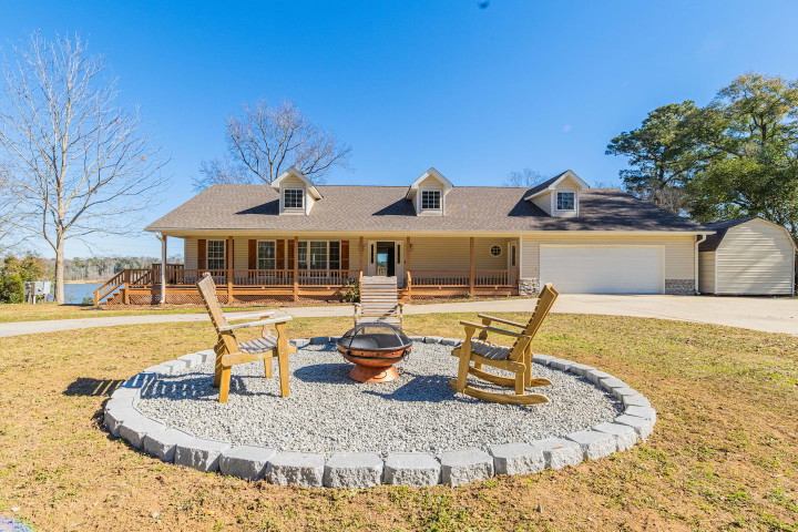 Private Dock & Hot Tub: Lakefront Eufaula Escape - Eufaula, AL