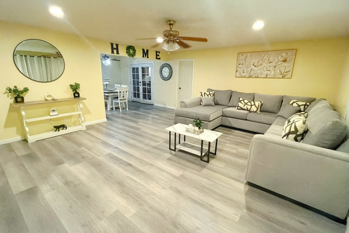 5br Home Close Natl Parks/downtown +Large Parking - Fresno, CA