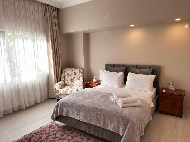 Beautiful Stone Guesthouse In Cool Konak District - İzmir