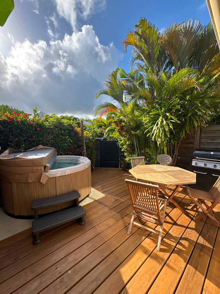 Exotic T3 Setting At The Sainte Anne Marine Point. - Martinique