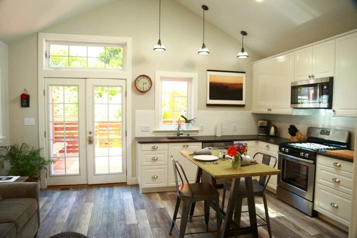 Elegant Guest House Within Walking Distance To Fabulous Downtown Sebastopol - California