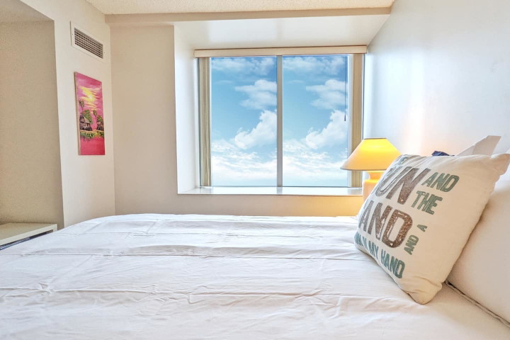 1 Bedroom Right On Boardwalk! Free Parking + Pool - Atlantic City, NJ