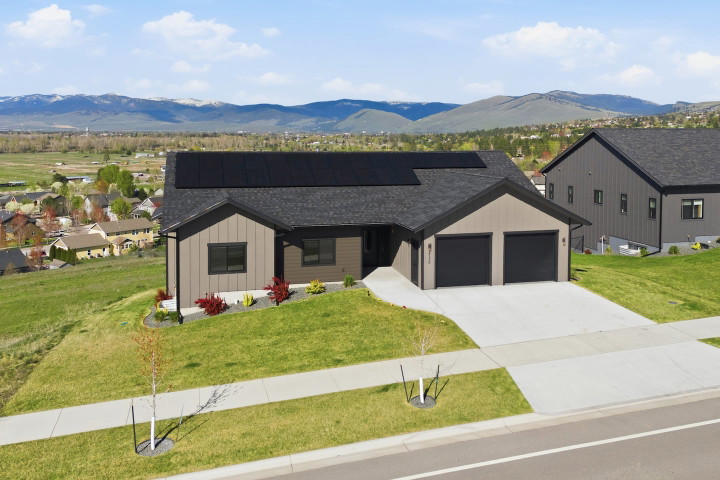Spacious Missoula Family Oasis  Panoramic Views - Missoula, MT