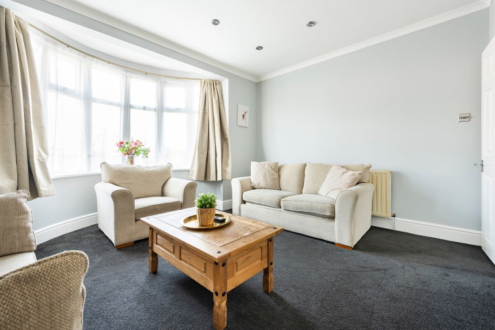 Lovely 2 Double Bed Apartment - Romford