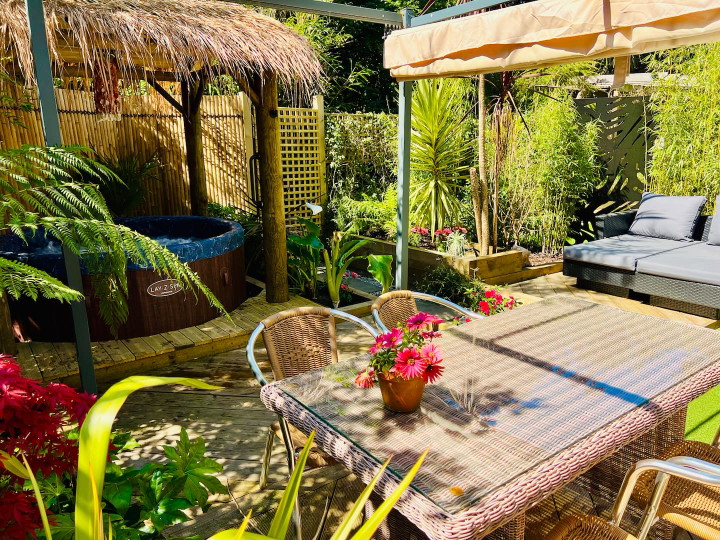 Log Cabin With Pvt Hot Tub & Sauna Near Beach/town - Bournemouth