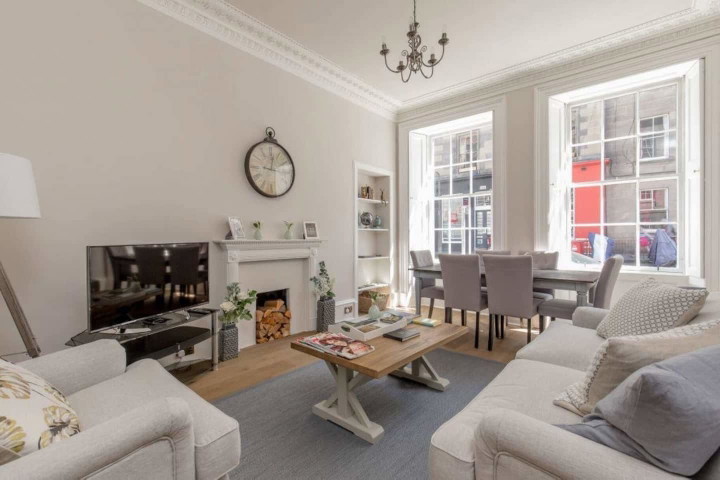The Barony: Historical Luxury Apartment - Leith
