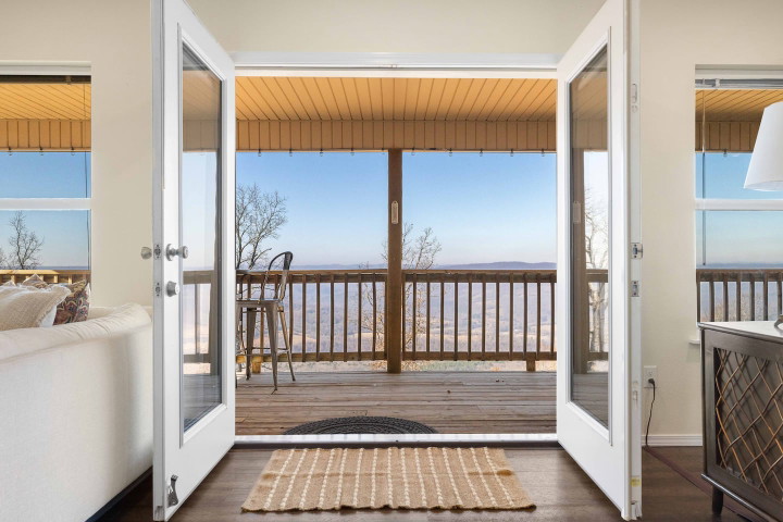 Hawk's View- Mountain Cottage - Jasper, AR