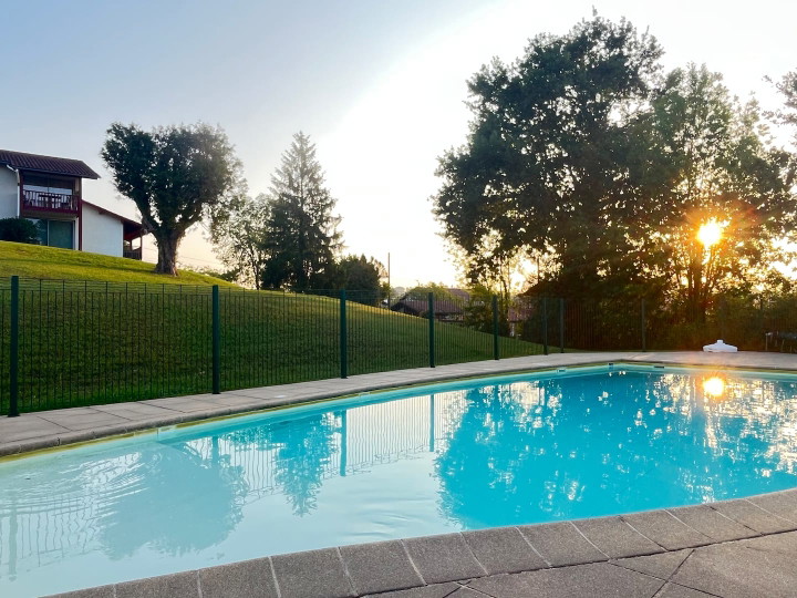 T3 Proche D'espelette Dans Domaine Avec Piscine - Ainhoa
