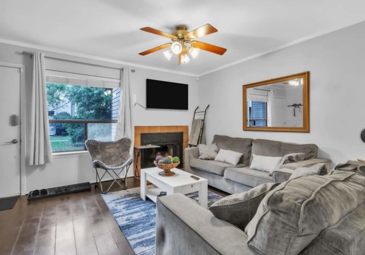 Comfortable Stay Near Texas A&m | Pool Access - Bryan, TX