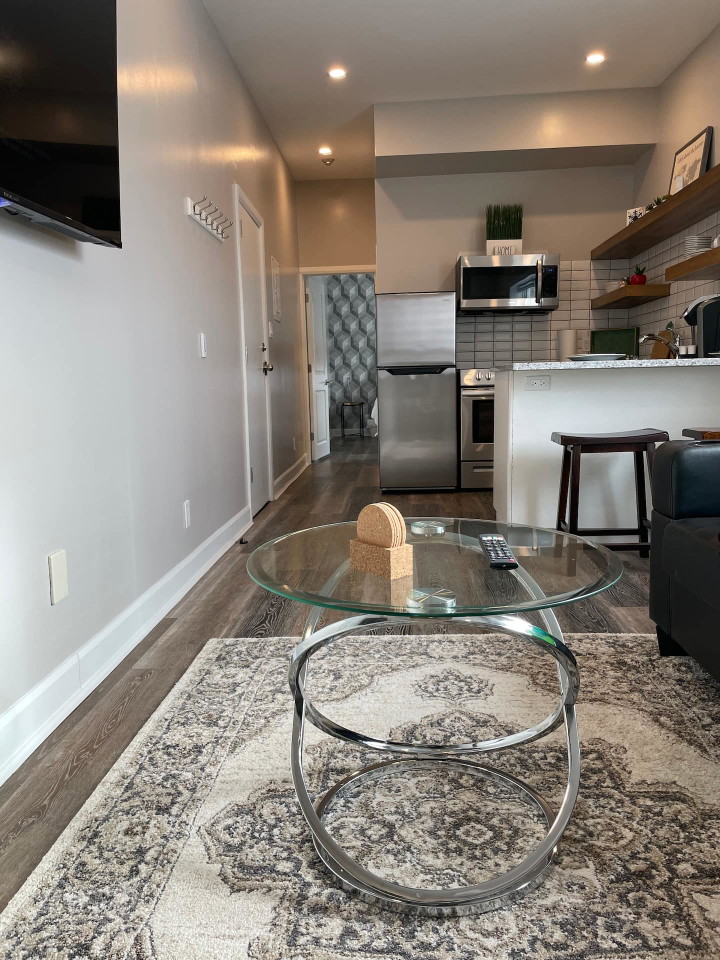 The Modern Hideaway - Private Apartment - London, Ontario