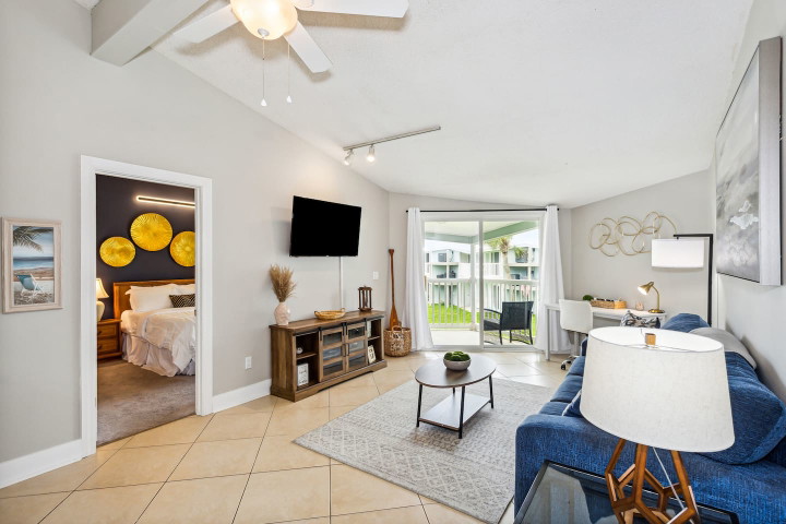Classic Pensacola Beach Condo! - Pensacola Beach, FL
