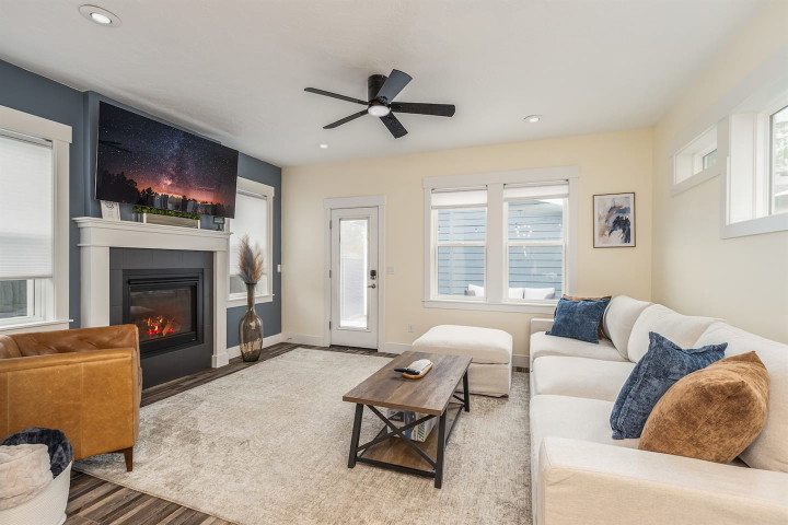 Modern 3br/3ba Retreat Near Downtown - Boise, ID