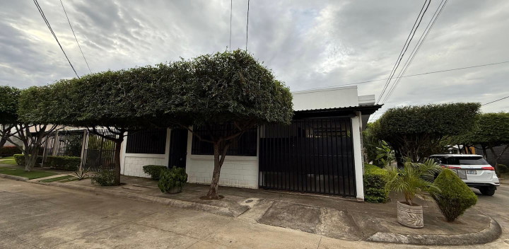 Managua Mayales Stay: 2 Bedroom +Ac+tv+garage+bath - Managua
