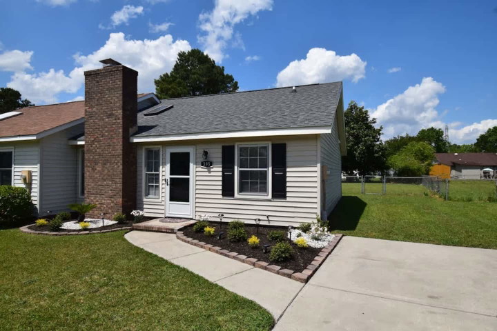 Cozy Duplex Close To Base, Shops, Children Park - Jacksonville, NC