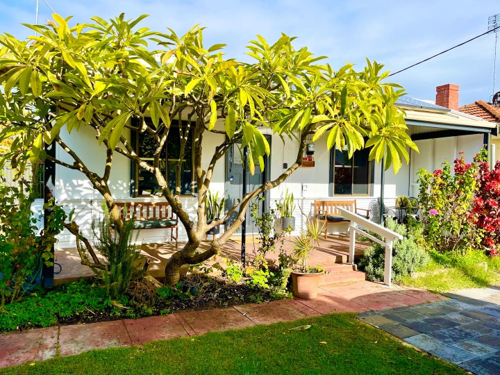100 Year Old Cottage Walking Distance From Shops And Cafes. - Busselton