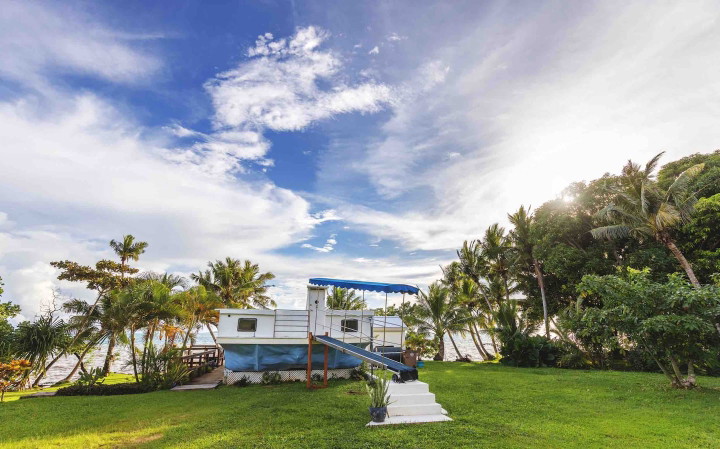Queen Malesso Houseboat - Guam
