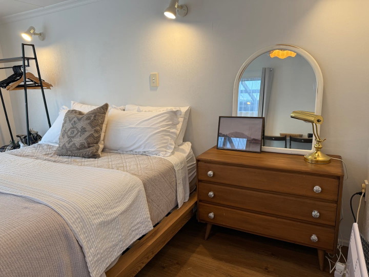 Private Retreat Close To Airport, Hospital & City - New Zealand